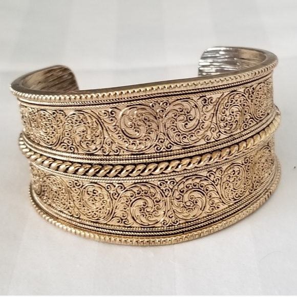Vintage | Jewelry | Filigree Detail Gold Bracelet Cuff Filigree And ...